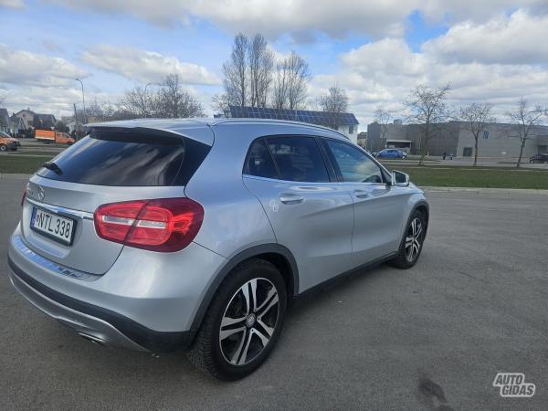 Grey Mercedes-Benz GLA 200 2016 in Panevezys, with an engine capacity of 2.10 L and mileage of 301 thousand km for 8500 €, photo 2 on AUTOMOTO.COM.LV
