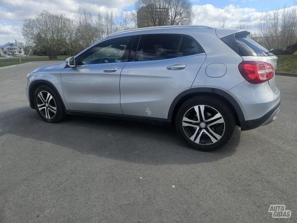 Grey Mercedes-Benz GLA 200 2016 in Panevezys, with an engine capacity of 2.10 L and mileage of 301 thousand km for 8500 €, photo 4 on AUTOMOTO.COM.LV