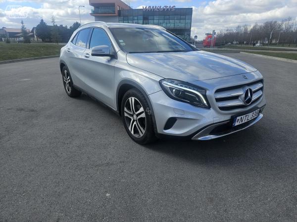 Grey Mercedes-Benz GLA 200 2016 in Panevezys, with an engine capacity of 2.10 L and mileage of 301 thousand km for 8500 €, photo 6 on AUTOMOTO.COM.LV