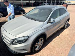 Pelēks Mercedes-Benz GLA 200 2016 Šauļi, ar dzinēja tilpumu 2.14 L un nobraukumu 270 tūkst. km par 9200 €, foto 3 vietnē AUTOMOTO.COM.LV