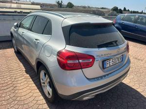 Pelēks Mercedes-Benz GLA 200 2016 Šauļi, ar dzinēja tilpumu 2.14 L un nobraukumu 270 tūkst. km par 9200 €, foto 4 vietnē AUTOMOTO.COM.LV