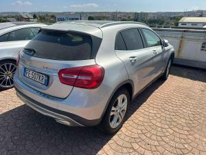 Pelēks Mercedes-Benz GLA 200 2016 Šauļi, ar dzinēja tilpumu 2.14 L un nobraukumu 270 tūkst. km par 9200 €, foto 5 vietnē AUTOMOTO.COM.LV