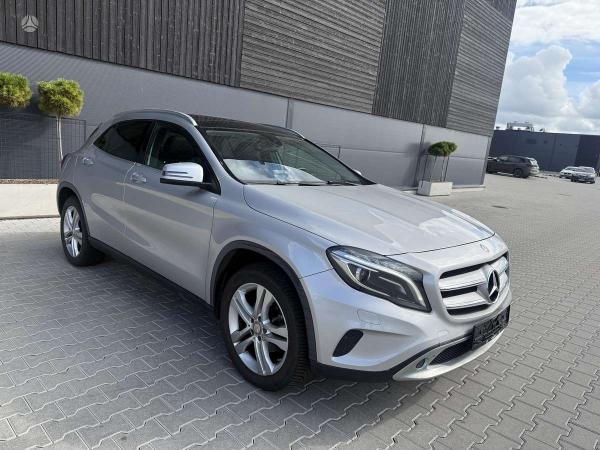 Grey Mercedes-Benz GLA 200 2016 in Siauliai, with an engine capacity of 2.14 L and mileage of 270 thousand km for 9900 €, photo 1 on AUTOMOTO.COM.LV