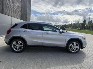 Grey Mercedes-Benz GLA 200 2016 in Siauliai, with an engine capacity of 2.14 L and mileage of 270 thousand km for 9900 €, photo 7 on AUTOMOTO.COM.LV