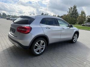 Grey Mercedes-Benz GLA 200 2016 in Siauliai, with an engine capacity of 2.14 L and mileage of 270 thousand km for 9900 €, photo 8 on AUTOMOTO.COM.LV