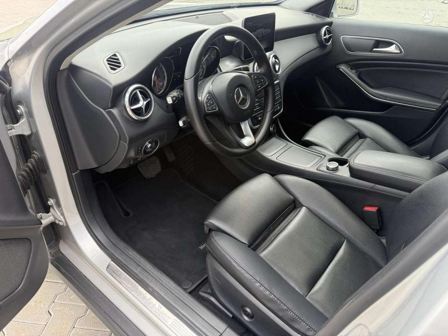 Grey Mercedes-Benz GLA 200 2016 in Siauliai, with an engine capacity of 2.14 L and mileage of 270 thousand km for 9900 €, photo 13 on AUTOMOTO.COM.LV
