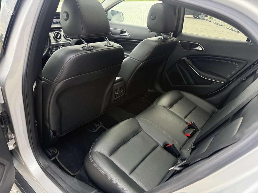 Grey Mercedes-Benz GLA 200 2016 in Siauliai, with an engine capacity of 2.14 L and mileage of 270 thousand km for 9900 €, photo 17 on AUTOMOTO.COM.LV
