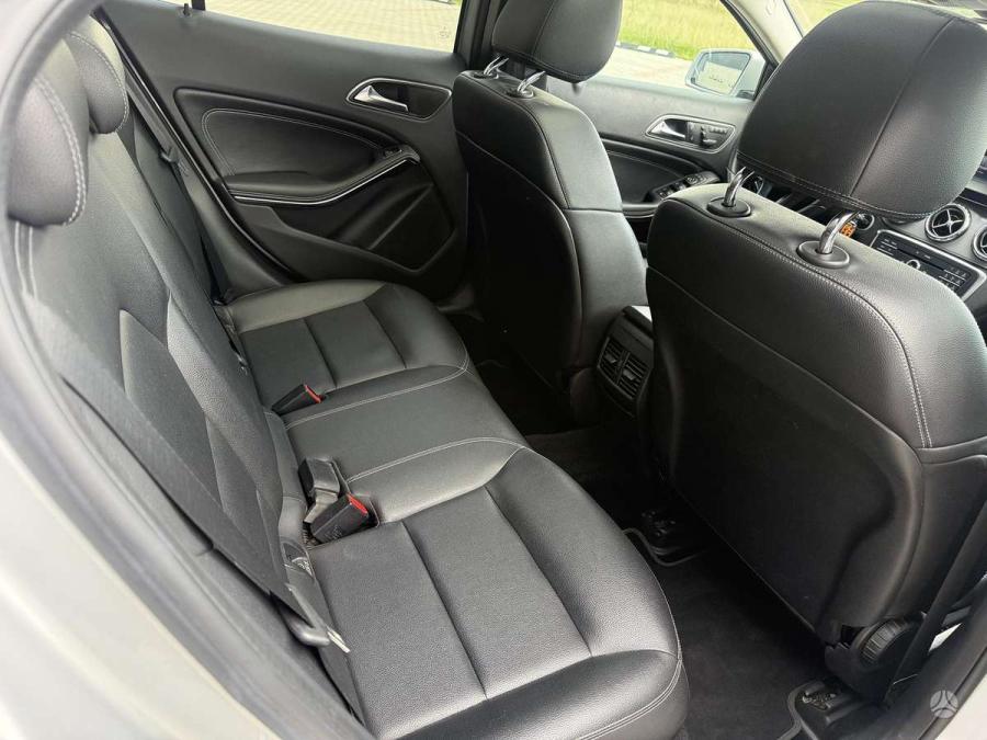 Grey Mercedes-Benz GLA 200 2016 in Siauliai, with an engine capacity of 2.14 L and mileage of 270 thousand km for 9900 €, photo 18 on AUTOMOTO.COM.LV