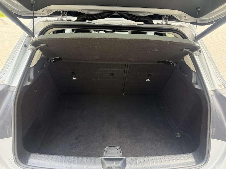Grey Mercedes-Benz GLA 200 2016 in Siauliai, with an engine capacity of 2.14 L and mileage of 270 thousand km for 9900 €, photo 27 on AUTOMOTO.COM.LV