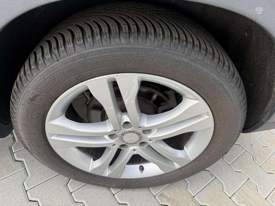 Grey Mercedes-Benz GLA 200 2016 in Siauliai, with an engine capacity of 2.14 L and mileage of 270 thousand km for 9900 €, photo 28 on AUTOMOTO.COM.LV