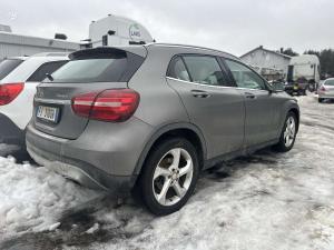 Pelēks Mercedes-Benz GLA 200 2017 Viļņa, ar dzinēja tilpumu 2.14 L un nobraukumu 120 tūkst. km par 13900 €, foto 4 vietnē AUTOMOTO.COM.LV