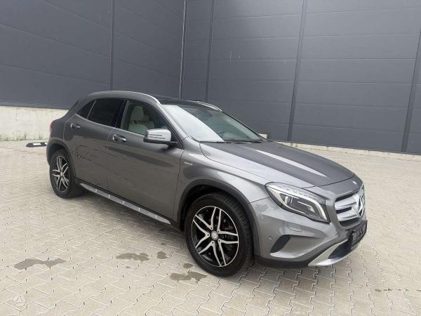 Grey Mercedes-Benz GLA 200 2017 in Siauliai, with an engine capacity of 2.14 L and mileage of 250 thousand km for 10200 €, photo 1 on AUTOMOTO.COM.LV