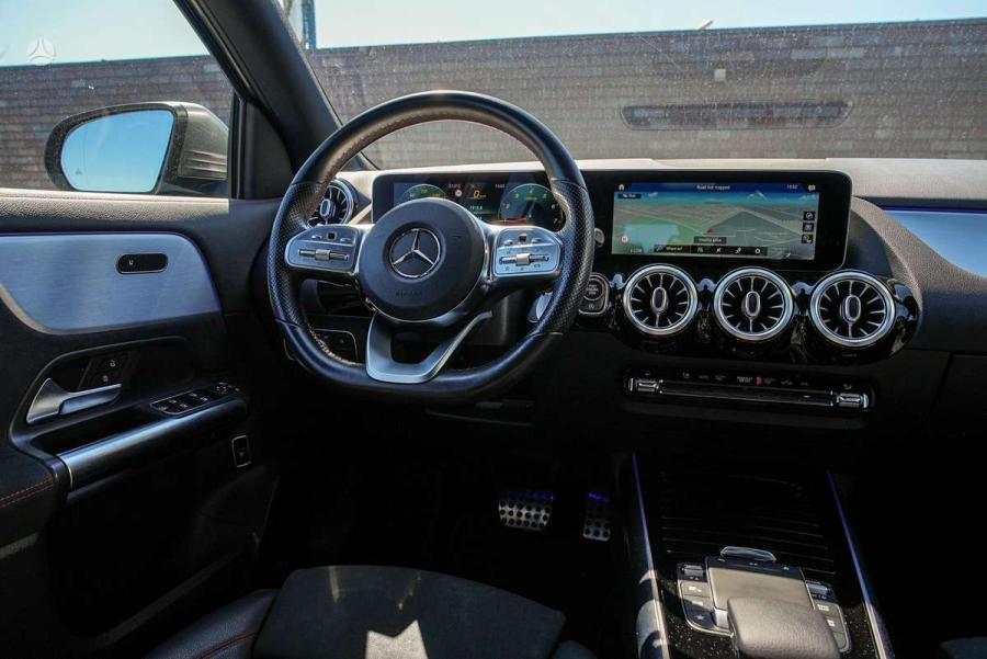 Pelēks Mercedes-Benz GLA 200 2020 Marijampole, ar dzinēja tilpumu 1.33 L un nobraukumu 118 tūkst. km par 20950 €, foto 18 vietnē AUTOMOTO.COM.LV