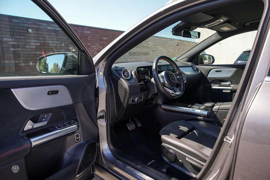 Pelēks Mercedes-Benz GLA 200 2020 Marijampole, ar dzinēja tilpumu 1.33 L un nobraukumu 118 tūkst. km par 20950 €, foto 29 vietnē AUTOMOTO.COM.LV