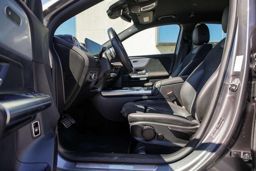 Pelēks Mercedes-Benz GLA 200 2020 Marijampole, ar dzinēja tilpumu 1.33 L un nobraukumu 118 tūkst. km par 20950 €, foto 31 vietnē AUTOMOTO.COM.LV