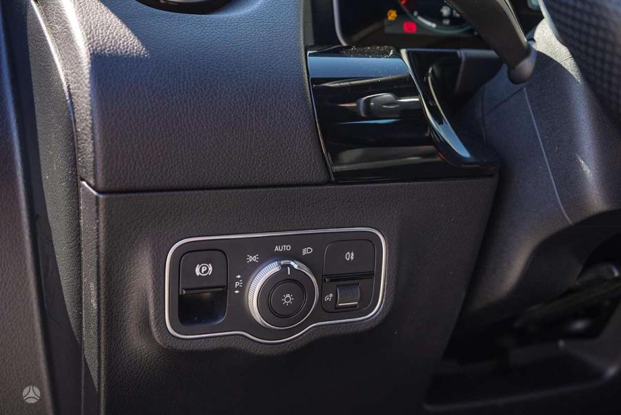 Pelēks Mercedes-Benz GLA 200 2020 Marijampole, ar dzinēja tilpumu 1.33 L un nobraukumu 118 tūkst. km par 20950 €, foto 33 vietnē AUTOMOTO.COM.LV