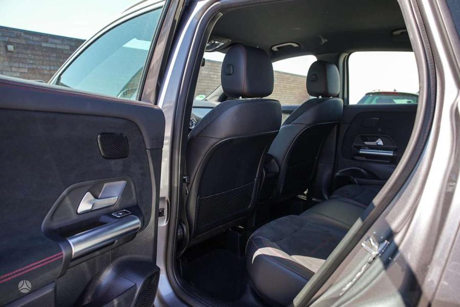 Pelēks Mercedes-Benz GLA 200 2020 Marijampole, ar dzinēja tilpumu 1.33 L un nobraukumu 118 tūkst. km par 20950 €, foto 37 vietnē AUTOMOTO.COM.LV