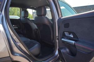 Pelēks Mercedes-Benz GLA 200 2020 Marijampole, ar dzinēja tilpumu 1.33 L un nobraukumu 118 tūkst. km par 20950 €, foto 39 vietnē AUTOMOTO.COM.LV