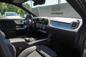 Pelēks Mercedes-Benz GLA 200 2020 Marijampole, ar dzinēja tilpumu 1.33 L un nobraukumu 118 tūkst. km par 20950 €, foto 42 vietnē AUTOMOTO.COM.LV