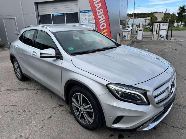Pelēks Mercedes-Benz GLA 200 2014 Prienai, ar dzinēja tilpumu 2.14 L un nobraukumu 320 tūkst. km par 7950 €, foto 5 vietnē AUTOMOTO.COM.LV