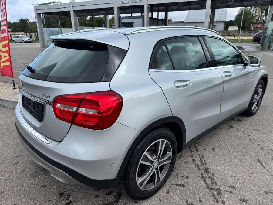 Pelēks Mercedes-Benz GLA 200 2014 Prienai, ar dzinēja tilpumu 2.14 L un nobraukumu 320 tūkst. km par 7950 €, foto 6 vietnē AUTOMOTO.COM.LV