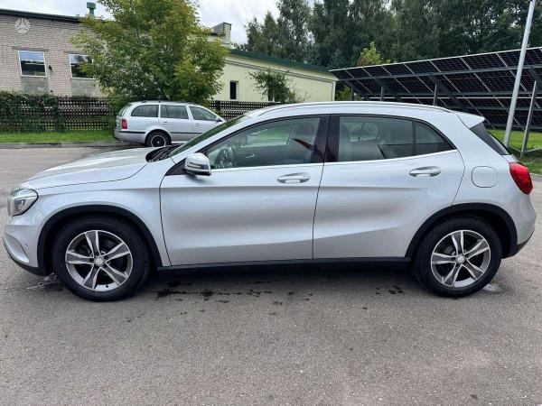 Pelēks Mercedes-Benz GLA 200 2014 Prienai, ar dzinēja tilpumu 2.14 L un nobraukumu 320 tūkst. km par 7950 €, foto 8 vietnē AUTOMOTO.COM.LV
