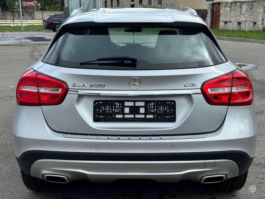 Pelēks Mercedes-Benz GLA 200 2014 Prienai, ar dzinēja tilpumu 2.14 L un nobraukumu 320 tūkst. km par 7950 €, foto 10 vietnē AUTOMOTO.COM.LV