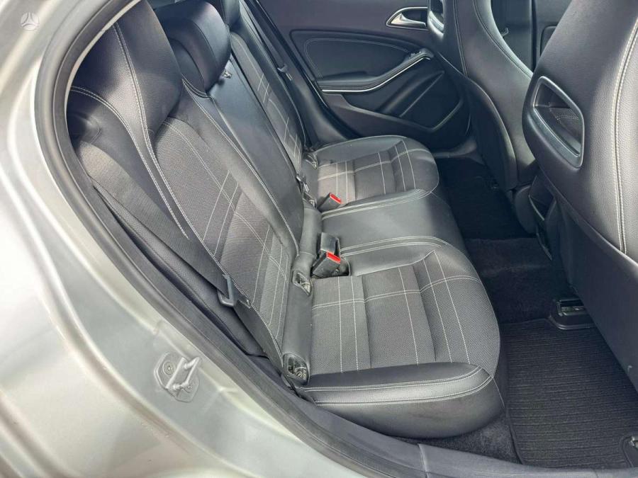 Pelēks Mercedes-Benz GLA 200 2014 Prienai, ar dzinēja tilpumu 2.14 L un nobraukumu 320 tūkst. km par 7950 €, foto 14 vietnē AUTOMOTO.COM.LV