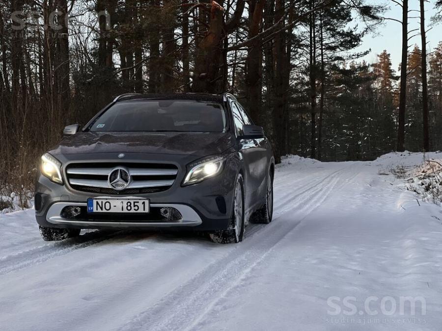 Grey Mercedes-Benz GLA 200 2015 in Daugavpils, with an engine capacity of 2.10 L and mileage of 230 thousand km for 15500 €, photo 9 on AUTOMOTO.COM.LV