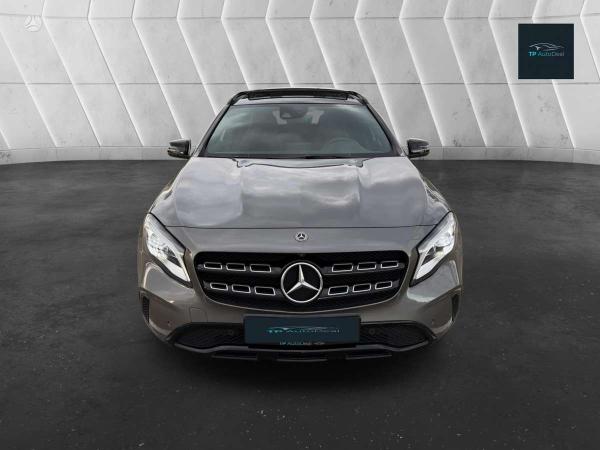 Mercedes-Benz GLA 200 2018 in Kaunas on AUTOMOTO.COM.LV Grey Mercedes-Benz GLA 200 2018 in Kaunas, with an engine capacity of 1.60 L and mileage of 249 thousand km for 12899 €, photo 6 on AUTOMOTO.COM.LV