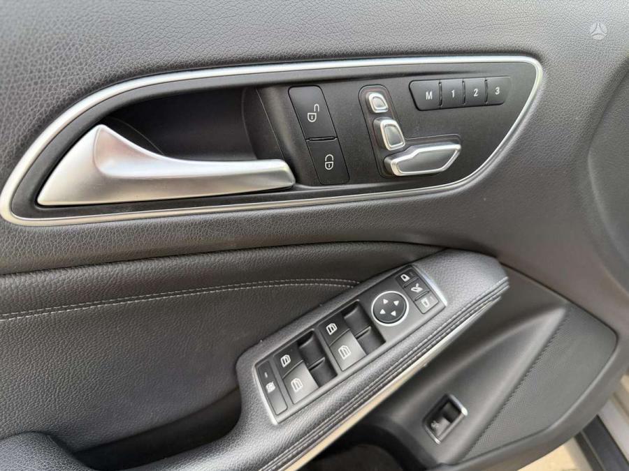 Pelēks Mercedes-Benz GLA 200 2018 Kauņa, ar dzinēja tilpumu 1.60 L un nobraukumu 249 tūkst. km par 12899 €, foto 13 vietnē AUTOMOTO.COM.LV