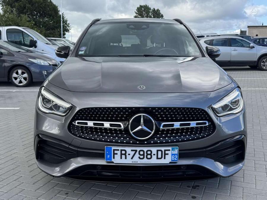 Grey Mercedes-Benz GLA 200 2020 in Taurage, with an engine capacity of 1.33 L and mileage of 190 thousand km for 19900 €, photo 3 on AUTOMOTO.COM.LV