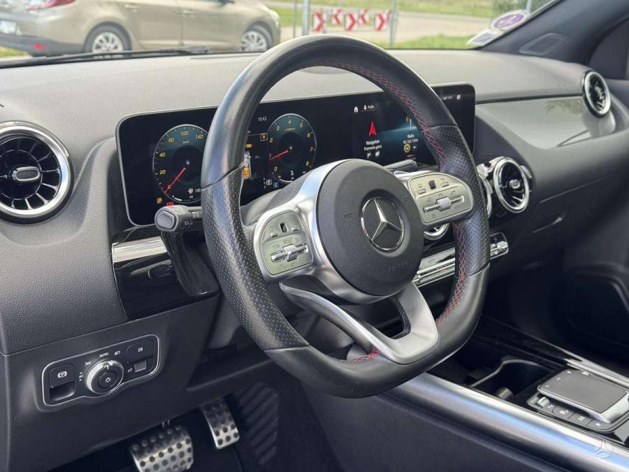 Grey Mercedes-Benz GLA 200 2020 in Taurage, with an engine capacity of 1.33 L and mileage of 190 thousand km for 19900 €, photo 10 on AUTOMOTO.COM.LV