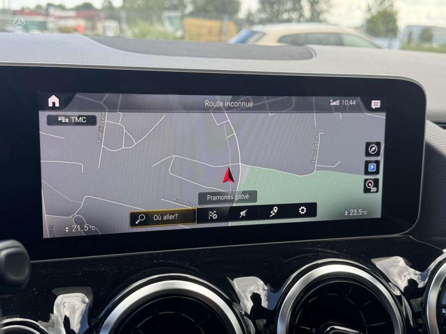 Grey Mercedes-Benz GLA 200 2020 in Taurage, with an engine capacity of 1.33 L and mileage of 190 thousand km for 19900 €, photo 18 on AUTOMOTO.COM.LV
