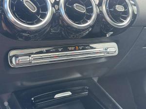 Grey Mercedes-Benz GLA 200 2020 in Taurage, with an engine capacity of 1.33 L and mileage of 190 thousand km for 19900 €, photo 19 on AUTOMOTO.COM.LV