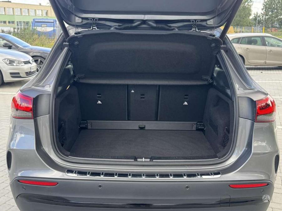 Grey Mercedes-Benz GLA 200 2020 in Taurage, with an engine capacity of 1.33 L and mileage of 190 thousand km for 19900 €, photo 23 on AUTOMOTO.COM.LV