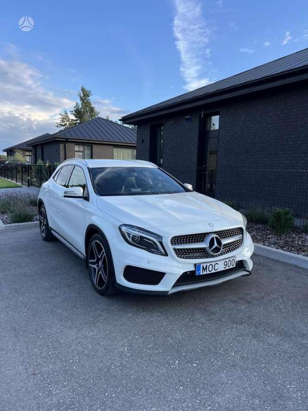 White Mercedes-Benz GLA 200 2014 in Kaunas, with an engine capacity of 2.14 L and mileage of 273 thousand km for 10000 €, photo 2 on AUTOMOTO.COM.LV