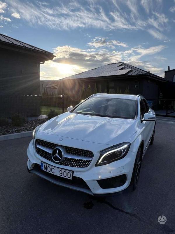 White Mercedes-Benz GLA 200 2014 in Kaunas, with an engine capacity of 2.14 L and mileage of 273 thousand km for 10000 €, photo 3 on AUTOMOTO.COM.LV