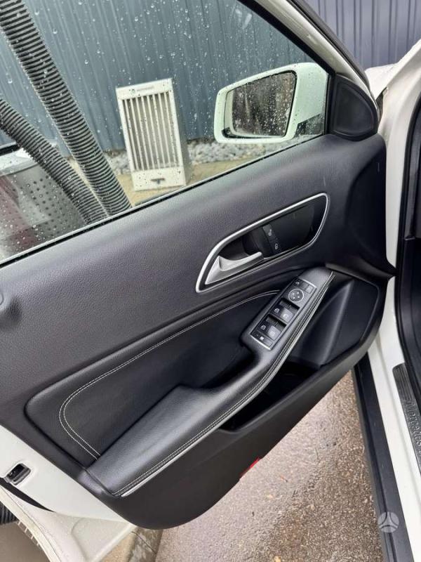 Balts Mercedes-Benz GLA 200 2015 Kauņa, ar dzinēja tilpumu 2.14 L un nobraukumu 196 tūkst. km par 11900 €, foto 8 vietnē AUTOMOTO.COM.LV