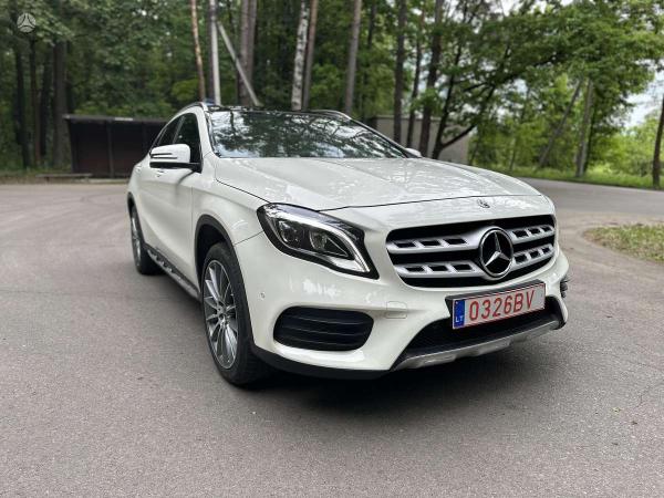 White Mercedes-Benz GLA 200 2017 in Kaunas, with an engine capacity of 1.60 L and mileage of 95 thousand km for 14800 €, photo 1 on AUTOMOTO.COM.LV
