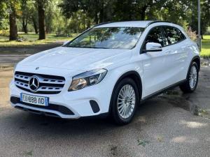 White Mercedes-Benz GLA 200 2019 in Taurage, with an engine capacity of 2.14 L and mileage of 240 thousand km for 11700 €, photo 3 on AUTOMOTO.COM.LV