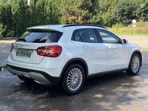 White Mercedes-Benz GLA 200 2019 in Taurage, with an engine capacity of 2.14 L and mileage of 240 thousand km for 11700 €, photo 7 on AUTOMOTO.COM.LV