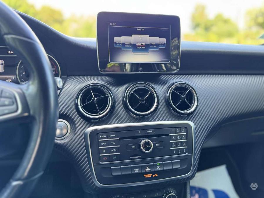 White Mercedes-Benz GLA 200 2019 in Taurage, with an engine capacity of 2.14 L and mileage of 240 thousand km for 11700 €, photo 14 on AUTOMOTO.COM.LV