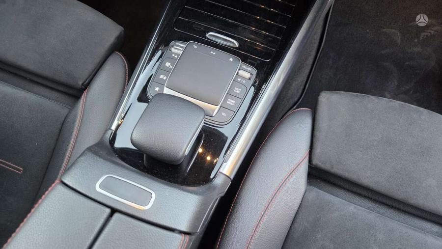 Balts Mercedes-Benz GLA 200 2021 Panevēža, ar dzinēja tilpumu 1.95 L un nobraukumu 230 tūkst. km par 21300 €, foto 13 vietnē AUTOMOTO.COM.LV