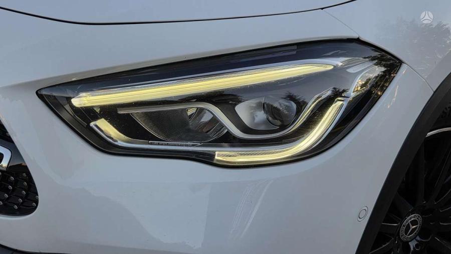 Balts Mercedes-Benz GLA 200 2021 Panevēža, ar dzinēja tilpumu 1.95 L un nobraukumu 230 tūkst. km par 21300 €, foto 24 vietnē AUTOMOTO.COM.LV