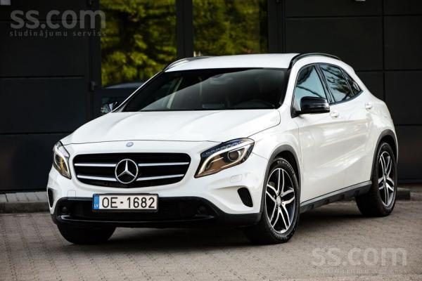 White Mercedes-Benz GLA 200 2014 in Jelgava, with an engine capacity of 2.00 L and mileage of 243 thousand km for 11999 €, photo 2 on AUTOMOTO.COM.LV