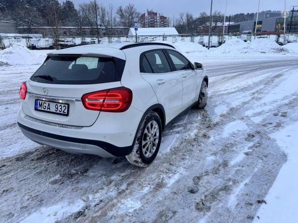 Balts Mercedes-Benz GLA 200 2014 Viļņa, ar dzinēja tilpumu 1.60 L un nobraukumu 191 tūkst. km par 10000 €, foto 4 vietnē AUTOMOTO.COM.LV