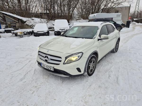 White Mercedes-Benz GLA 200 2014 in Riga, with an engine capacity of 2.20 L and mileage of 294 thousand km for 11490 €, photo 1 on AUTOMOTO.COM.LV
