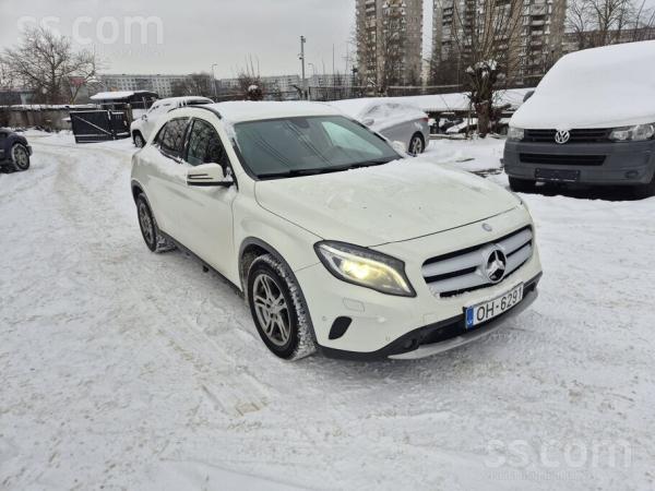 White Mercedes-Benz GLA 200 2014 in Riga, with an engine capacity of 2.20 L and mileage of 294 thousand km for 11490 €, photo 2 on AUTOMOTO.COM.LV