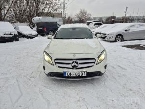 White Mercedes-Benz GLA 200 2014 in Riga, with an engine capacity of 2.20 L and mileage of 294 thousand km for 11490 €, photo 3 on AUTOMOTO.COM.LV